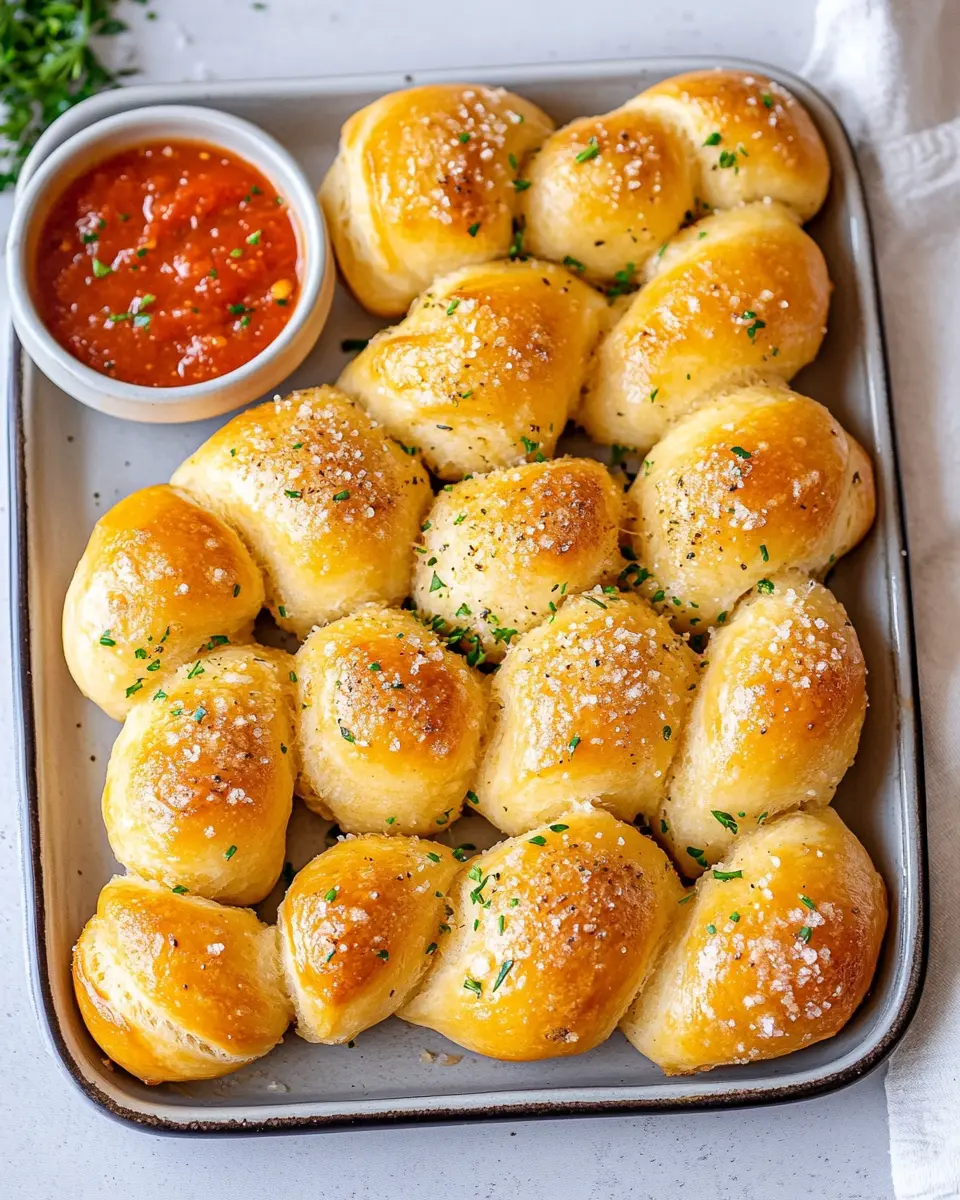 Homemade Garlic Knots: Irresistibly Soft and Buttery Delights - Tasty ...